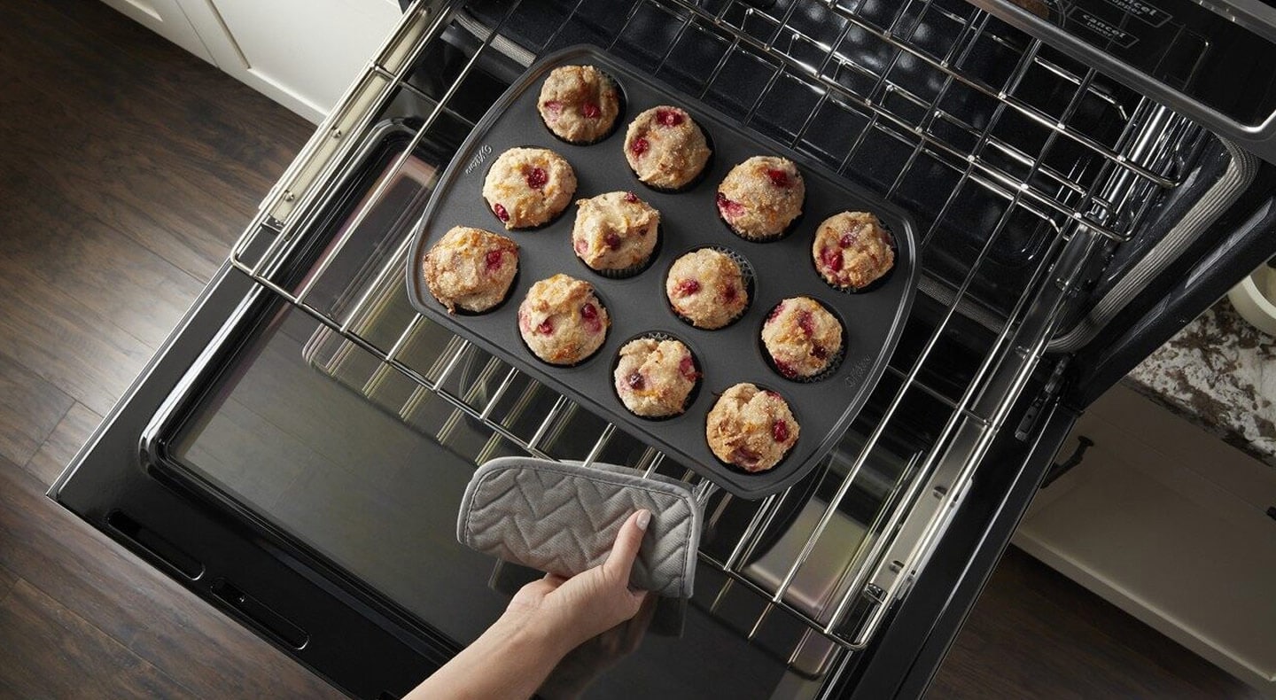 Difference Between Bake vs. Broil vs. Roast in the Oven | Maytag