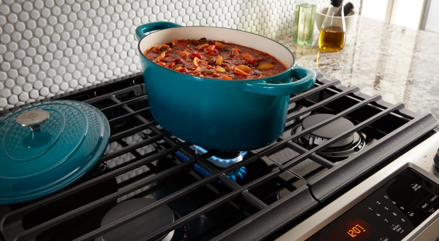 Range Buying Guide 2025: How to Choose | Maytag