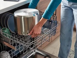 How to Clean Pots and Pans: An Easy Guide | Maytag