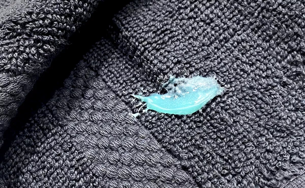 put toothpaste on spot